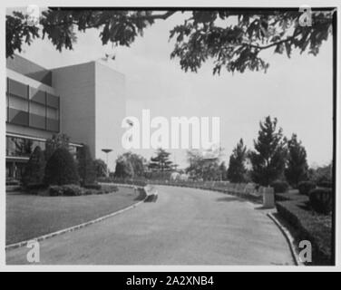 Roosevelt Raceway, Westbury, Long Island Stock Photo - Alamy