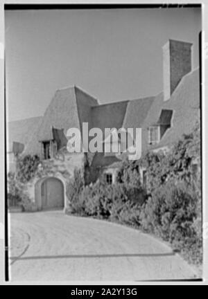 Rush Sturges, residence in Wakefield, Rhode Island. Library. Gottscho ...