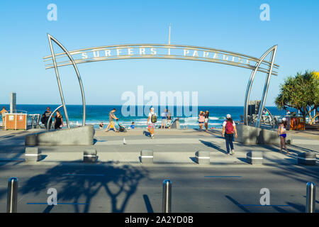The entrance to Surfers Paradise beach at Cavill Mall and The Esplanade ...