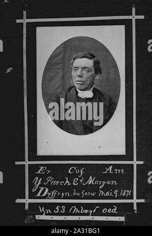 Er cof am y Parch Ed Morgan, Dyffryn .. [graphic].. 1 negative : glass ...