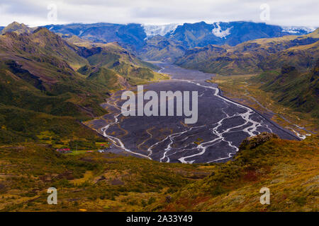 Mountain landscape and Krossa river in the Icelandic interior ...