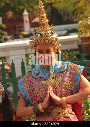 thair woman in traditional dress and crown Stock Photo - Alamy