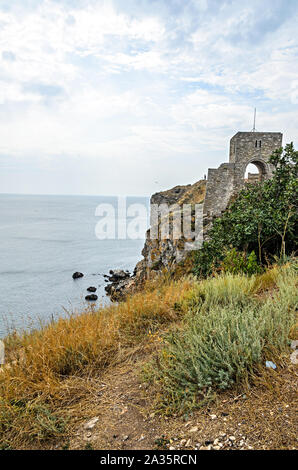 Green Thracian cliffs, Kaliakra Lighthouse, Black sea water, bulgarian ...