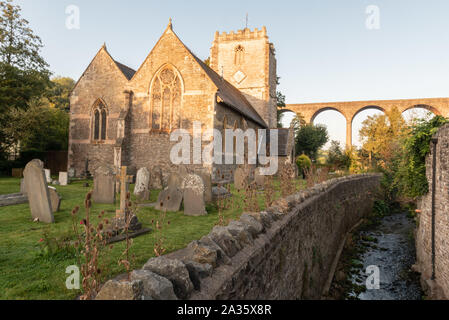 Pensford, Somerset, UK. 20th September 2019. Rays of morning sunlight ...