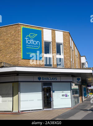 Totton shopping centre, Totton, Totton and Eling, Hampshire, England ...