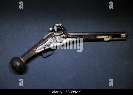 pistol, arm, weapon, gun, firearm, police, danger, object, isolated ...