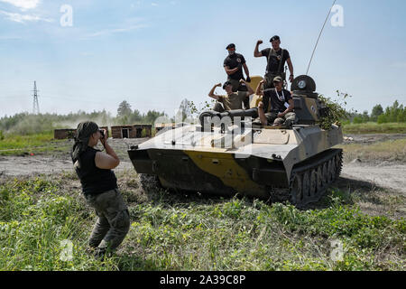 Self-propelled howitzer 2S1 Gvozdika. Military Vehicles Rally in ...