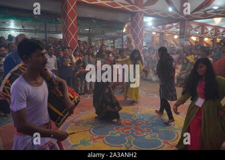 Dhunachi Dance is a traditional Bengali dance performed during Durga ...