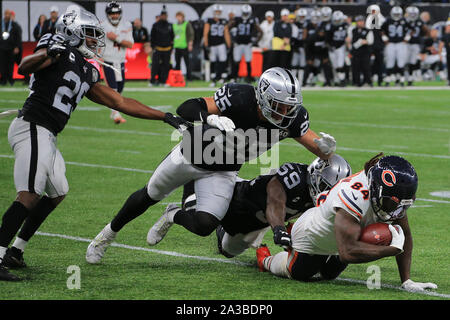 Chicago Bears wide receiver Cordarrelle Patterson (84) rushes with the ...