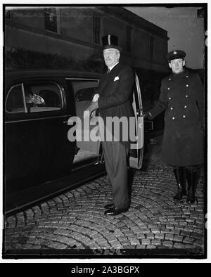 British Ambassador Sir Ronald Lindsay arriving at Washington Cathedral ...