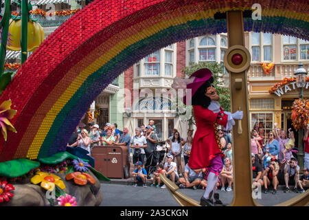 Goofy, Donald Duck and Captain Hook on stage, Magic Kingdom, Orlando ...