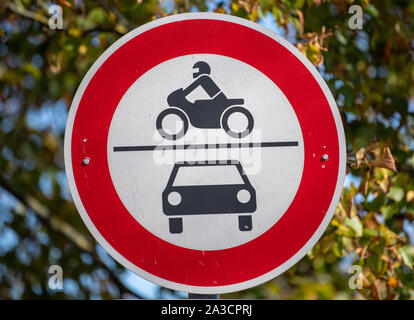 Motorcycle Round Traffic Sign Stock Vector Image & Art - Alamy