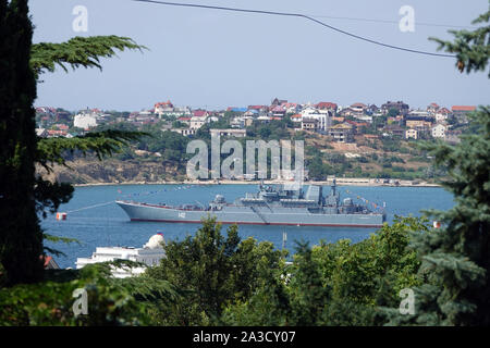 27 July 2019, Russia, Sewastopol: The Russian warship "Samum" of the ...