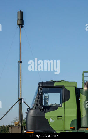 Passive radar Vera S/M Czech Army soldier Stock Photo - Alamy