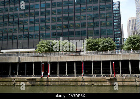 cdw plaza building directly over the north train platforms of union ...