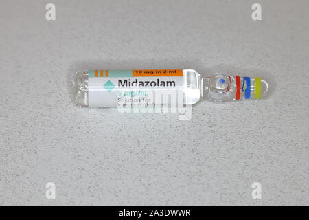 Glass Vial of Midazolam Stock Photo - Alamy