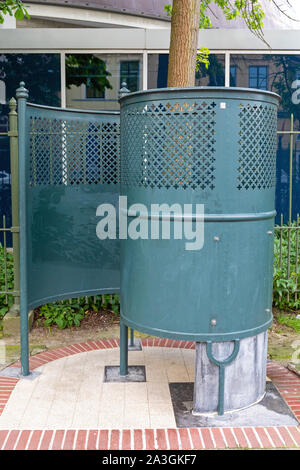 Street Urinal in Amsterdam Stock Photo: 5499979 - Alamy