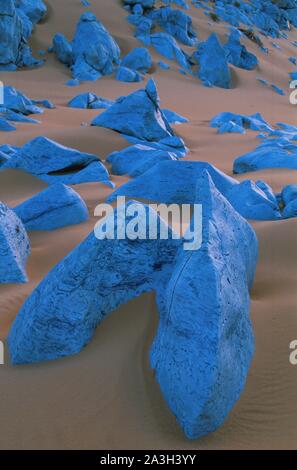 Niger, Tenere, Blue Mountains in the desert of Tenere Stock Photo - Alamy