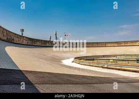 The FIAT rooftop test track on top of the Lingotto building ,now a ...