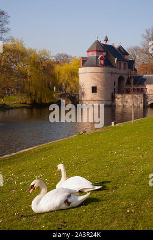 Bruges, Belgium: Ezelpoort (Donkey's gate) medieval entry gate ...