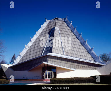 The Frank LLoyd Wright designed Beth Sholom Synagogue in Elkins Park ...