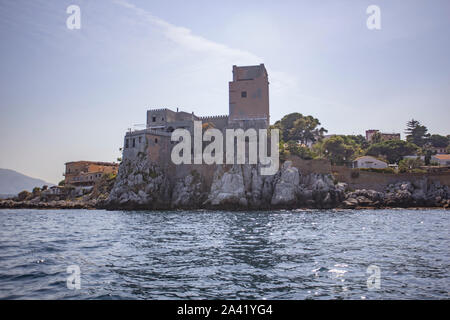 Solanto's Castle taken from the sea 9 Stock Photo - Alamy