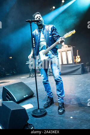 Lead singer of country band Old Dominion .Matthew Ramsey performs on ...