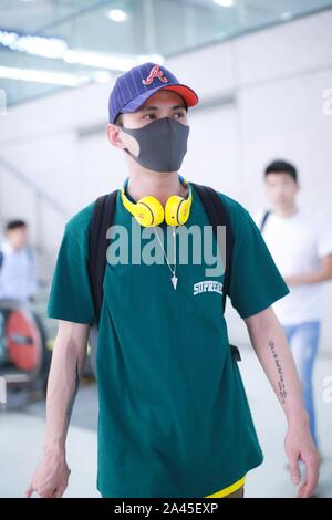 Chinese actor Xu Zhengxi, also known as Jeremy Tsui, Izz Xu, Jones Xu ...