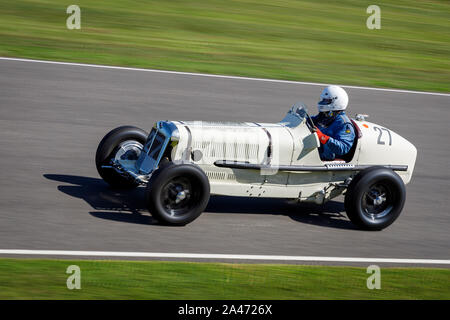Julian Wilton, ERA B-Type R7B, Goodwood Trophy, a twenty minute race ...