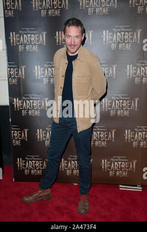 Bertie Carvel on the red carpet of the premiere Knight of the seven ...