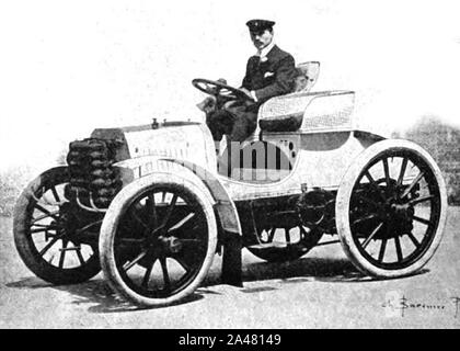 The 1898 Panhard Et Levassor Paris-amsterdam-Paris racing car leaves ...