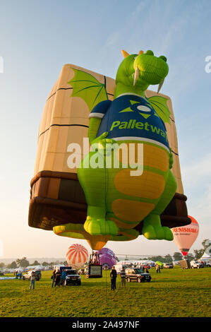 "Palletways" cube parcel and dragon hot air balloon. Bristol ...