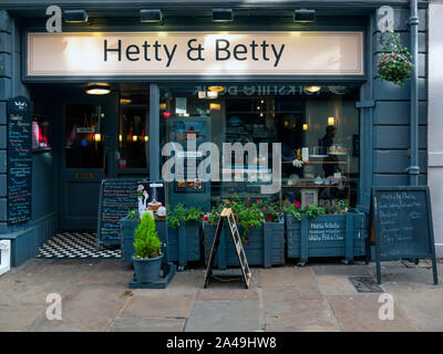 Baxtergate, Whitby, North Yorkshire Stock Photo - Alamy