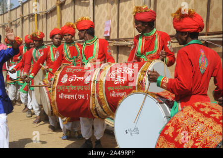 Rajasthani musicians play some traditional instruments Stock Photo - Alamy
