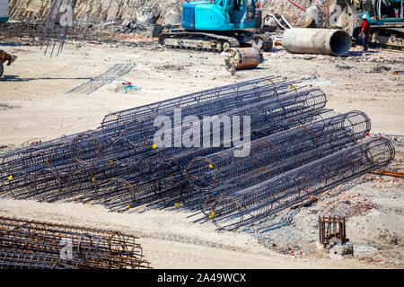 Round mesh reinforcement for columns. Rebar for concrete pillar of new ...
