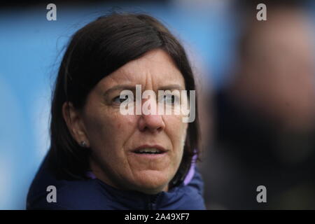 manager Karen Hills of Tottenham Hotspur LFC during Barclays FA Women's ...
