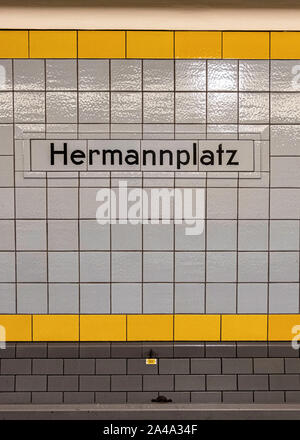 Interior of Underground U-Bahn station Hermannplatz, Berlin Stock Photo ...
