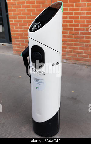 Street electric car charging pod station London Stock Photo - Alamy