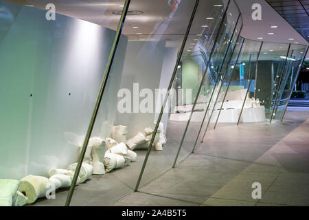 Double Curve Glass Panel of the Showcase. Curved of Shop Windows ...