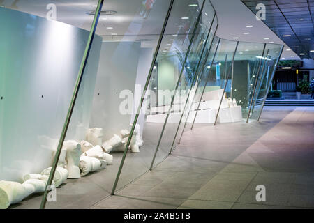 Double Curve Glass Panel of the Showcase. Curved of Shop Windows ...