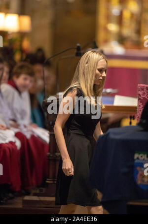 Lizzie Harper, the widow of PC Andrew Harper, leaves a symbol of his ...