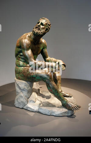 Ancient statue of Boxer Museo Nazionale Romano Palazzo Massimo alle ...