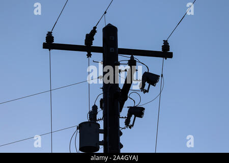 Southern California Edison high voltage electric power poles and lines ...
