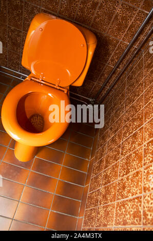 Toilet - 70s style/ 1970 ´ style Stock Photo - Alamy