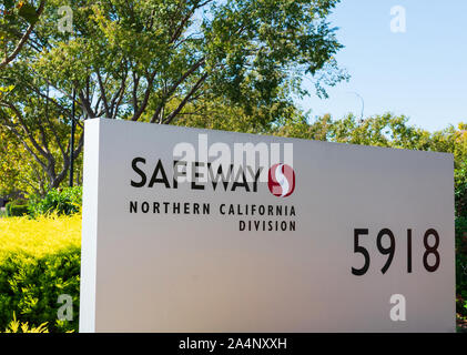 Safeway supermarket chain corporate headquarters building facade Stock ...