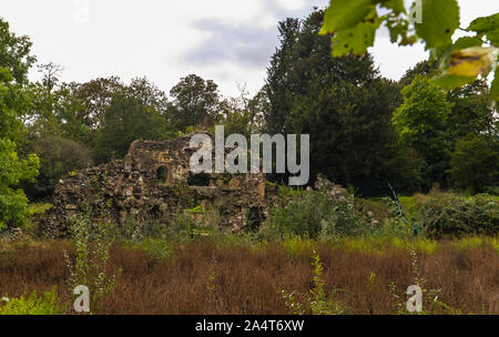 The old grotto in Wanstead Park in the east of London - UK Stock Photo ...