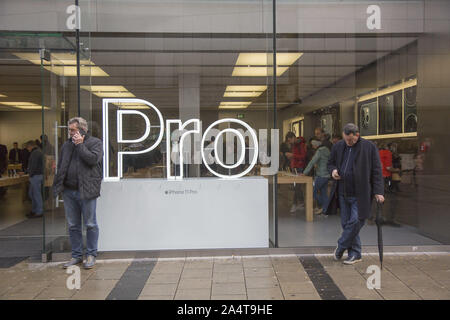 Apple Store, Munich, Germany Stock Photo: 136473023 - Alamy