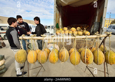 The tasty and famous uzbek melons praised by the medieval traveler Ibn ...