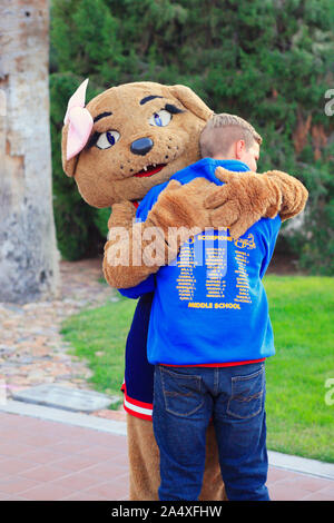 Wilma Wildcat, the female mascot of the University of Arizona Wildcats ...