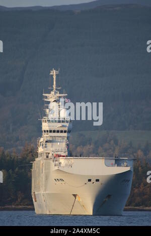FS Tonnerre (L9014), a Mistral-class amphibious assault ship operated ...